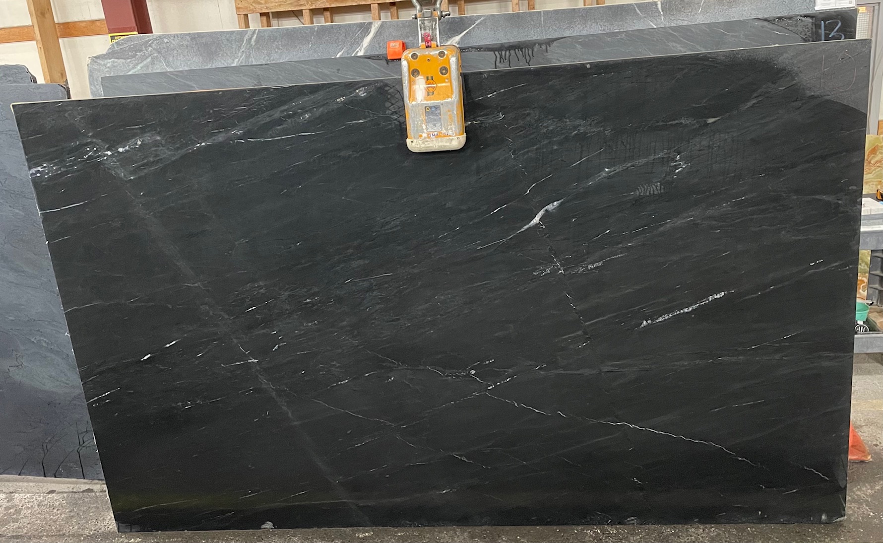 GRAPHITE BLACK/GREEN – 2113 (73 x 120) 0 AVAIL
